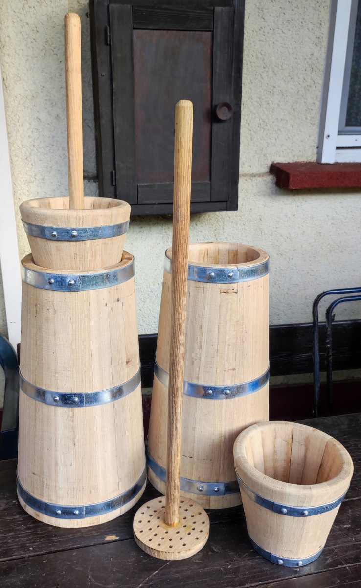 Vajköpülő és vajas vendely (Butter churner & Butter tub) – Szabadi ...